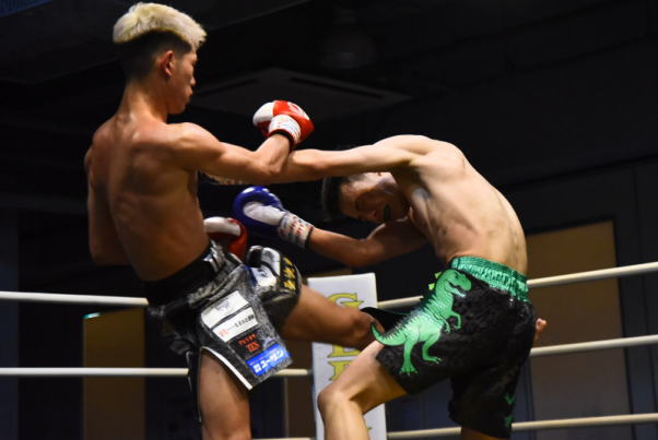 【Stand up】2022年新人王・吉岡龍輝、キャリアで上回る細野登弘を撃破 - eFight【イーファイト】格闘技情報を毎日配信！