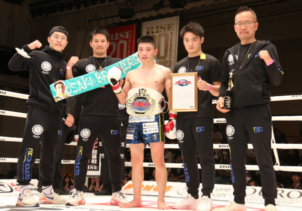 【RISE】大﨑一貴が後ろ回し蹴りで衝撃KO！18連勝で念願のISKA世界王者に - eFight【イーファイト】格闘技情報を毎日配信！
