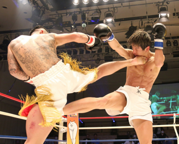 【KNOCK OUT】山田青空が坂根卓弥に判定勝利 - eFight【イーファイト】格闘技情報を毎日配信！