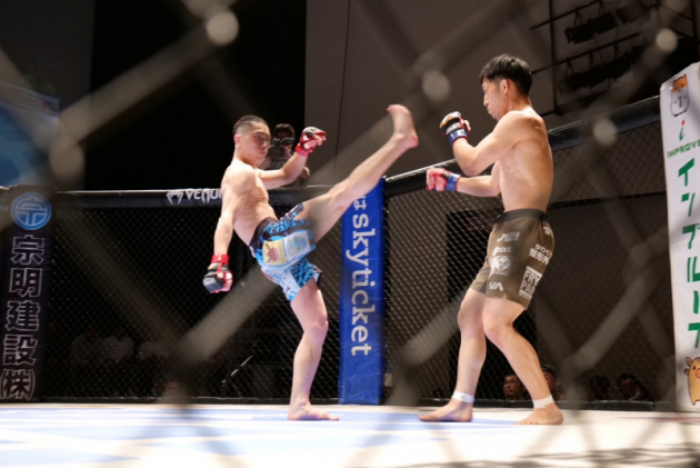 【DEEP】平松翔が谷岡祐樹に初回TKO勝利、“可愛すぎる柔術黒帯”村上彩は判定完勝 - eFight【イーファイト】格闘技情報を毎日配信！