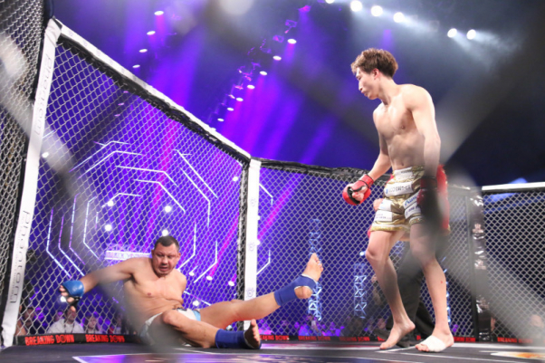 【RIZIN】“BreakingDown”安保瑠輝也、ブアカーオをKO宣言「俺の攻撃食らったらびっくりする」 - eFight【イーファイト】格闘技情報を毎日配信！