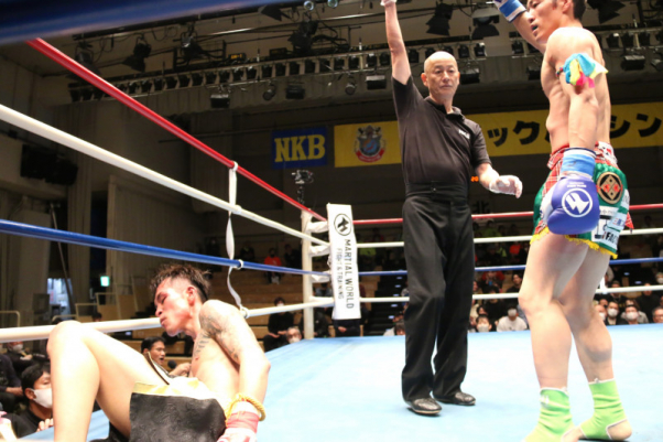 【NKB】片島聡志が海老原竜二からダウン3回奪いTKO勝ち！ 小清水涼太は棚橋賢二郎に競り勝つ - eFight【イーファイト】格闘技情報を毎日配信！