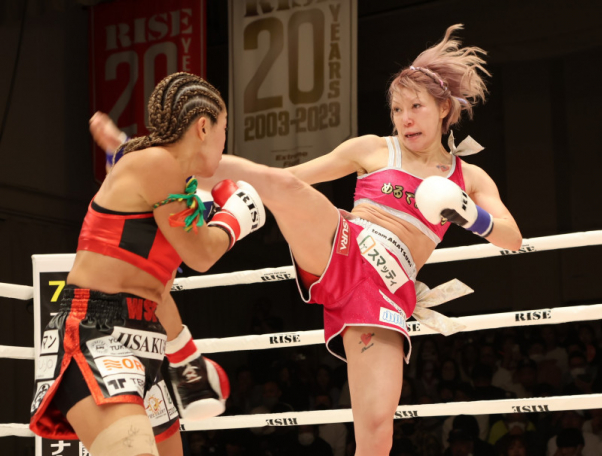 【RISE】最強のキャバ嬢、ハイキックでダウン奪う快勝！元キック女王に勝利 - eFight【イーファイト】格闘技情報を毎日配信！