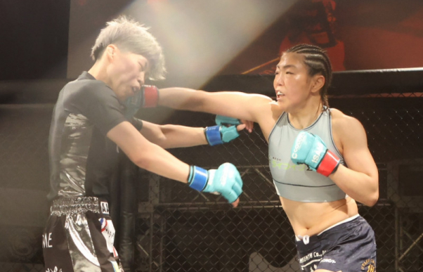【修斗】MMA4戦目の渡辺彩華、SARAMIを左ハイKOで王座戴冠、大会MVPも獲得 - eFight【イーファイト】格闘技情報を毎日配信！
