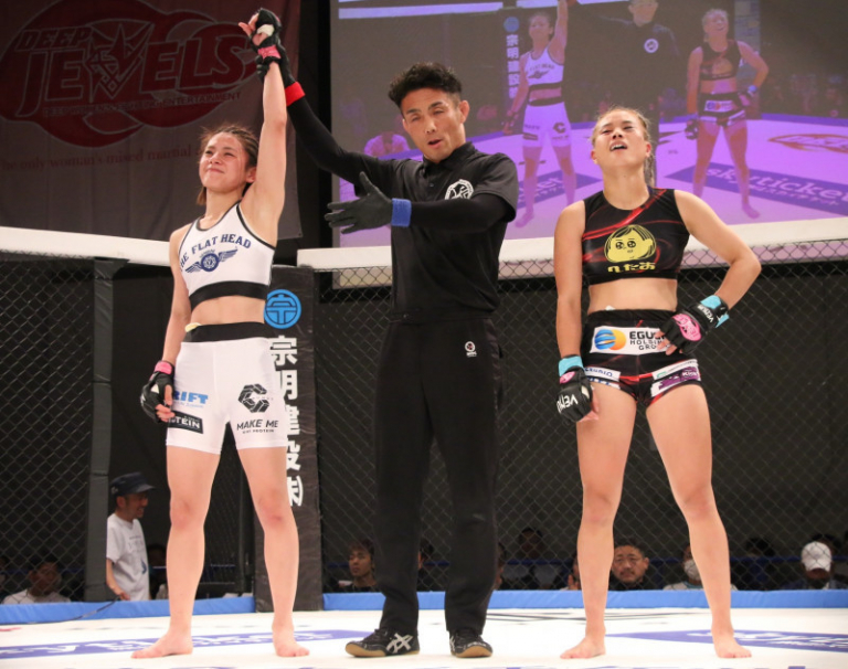 【DEEP JEWELS】ケイト・ロータスが再起戦で快勝！“BreakingDown戦士”彩綺を判定で下す - eFight【イーファイト】格闘技情報を毎日配信！