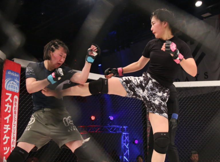 【DEEP JEWELS】横瀬友愛、角田光優に判定勝利 - eFight【イーファイト】格闘技情報を毎日配信！