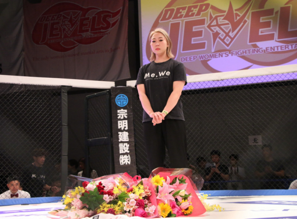 【DEEP JEWELS】藤田翔子が引退式「これからもラブ、ドリーム、ハピネスを伝えて行ければ」 - eFight【イーファイト】格闘技情報を毎日配信！