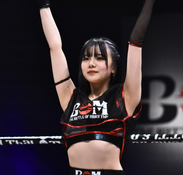 TikTokでバズった18歳ラウンドガールが再登場、吉成名高の高校後輩のMizuki=5.14【BOM】 - eFight【イーファイト】格闘技情報を毎日配信！