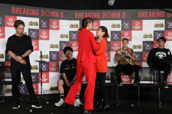 【BreakingDown】空手女子の前哨戦は、いきなりの掴み合い！「顔面蹴る」（いわち） - eFight【イーファイト】格闘技情報を毎日配信！