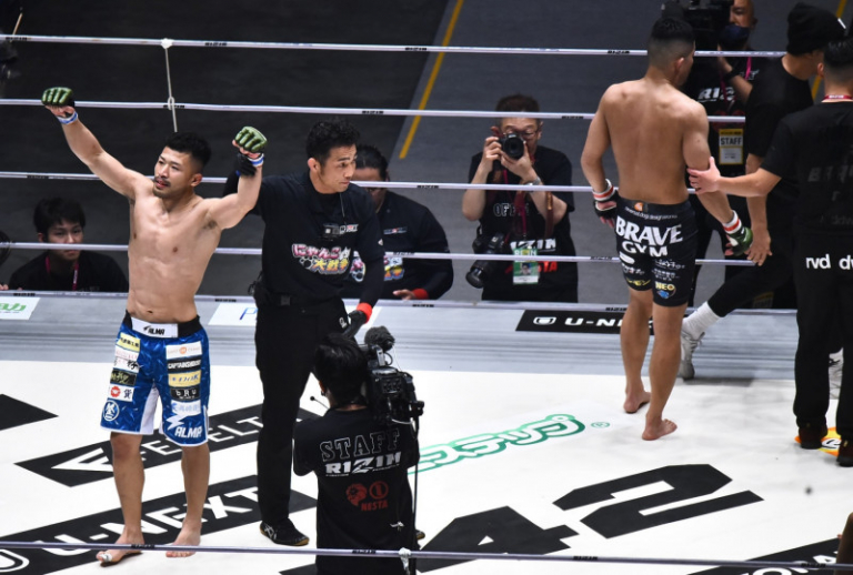 【RIZIN】“寝技師”摩嶋一整、衝撃の“失神”一本勝ち！芦田崇宏をヴォンフルーチョーク葬 - eFight【イーファイト】格闘技情報を毎日配信！