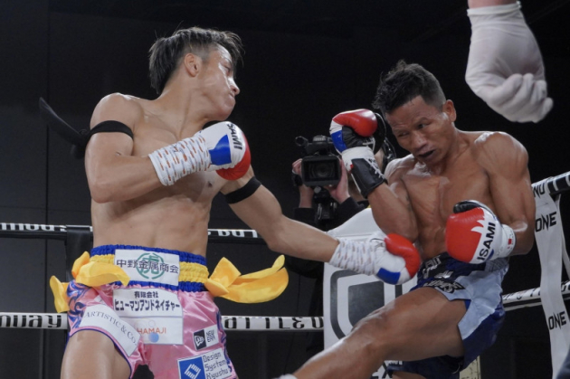 【BOM】石井一成、地元ファンの前でムエタイ戦士を瞬殺KO！強烈ローでなぎ倒す「年内にK-1ベルト獲る」 - eFight【イーファイト】格闘技情報を毎日配信！