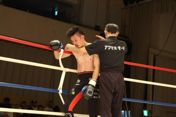 【シュートボクシング】魅乃麒が石井拓也にKO勝利 - eFight【イーファイト】格闘技情報を毎日配信！