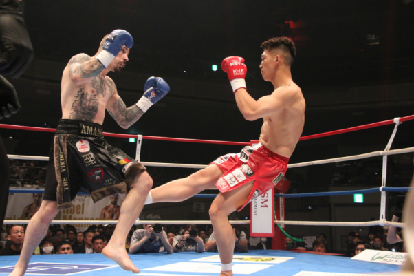 【K-1】野杁正明、右ミドルで“腹部破壊”の衝撃KO勝ち！パラスキフが悶絶 - eFight【イーファイト】格闘技情報を毎日配信！