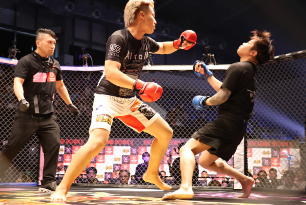 【BreakingDown】10人ニキ、秒殺KO勝利の衝撃！パンチ炸裂で“元暴走族”を撃破 - eFight【イーファイト】格闘技情報を毎日配信！