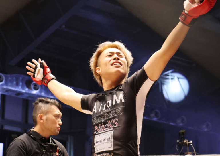 【BreakingDown】10人ニキ、秒殺KO勝利の衝撃！パンチ炸裂で“元暴走族”を撃破 - eFight【イーファイト】格闘技情報を毎日配信！