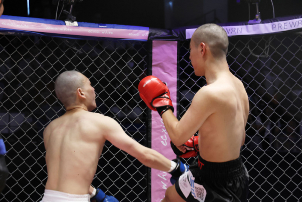 【BreakingDown】“少林寺拳法”山川そうき、圧巻のKO勝利！”ブレダウ公認切り抜き職人”をハイキック葬 - eFight【イーファイト】格闘技情報を毎日配信！