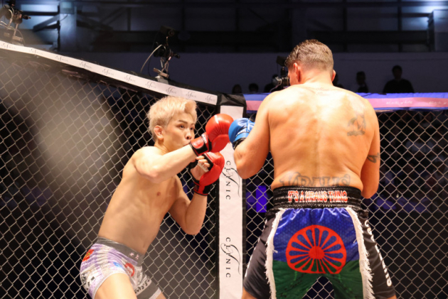 【BreakingDown】西谷大成、“魔裟斗ライバル”元K-1王者クラウスからダウン奪う金星！師匠・朝倉未来も「とても良かった」 - eFight【イーファイト】格闘技情報を毎日配信！