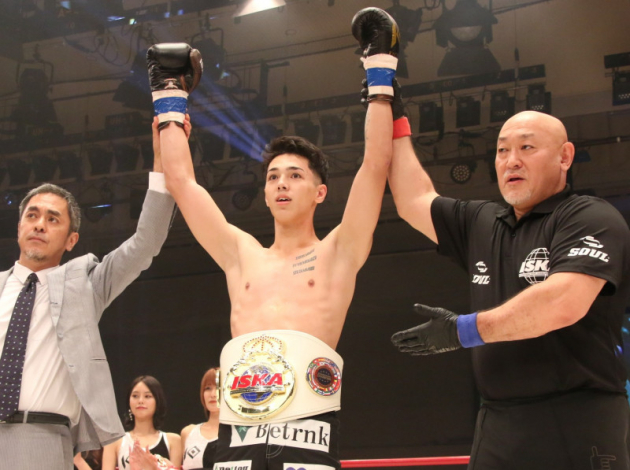 【KNOCK OUT】“天才”宇佐美秀メイソン、豪腕フックで失神KO勝ち！わずか3戦目でISKA暫定王者に - eFight【イーファイト】格闘技情報を毎日配信！