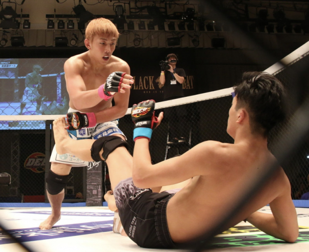 【DEEP】“朝倉未来の愛弟子”安井飛馬、腕十字を極めてデビュー戦一本勝ち！ - eFight【イーファイト】格闘技情報を毎日配信！