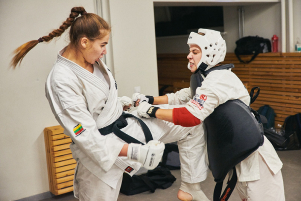 【新極真・世界大会】女子は“180cm超え”恐るべき強豪外国人たちが来襲！日本女子の危機＝10.14-15 - eFight【イーファイト】格闘技情報を毎日配信！