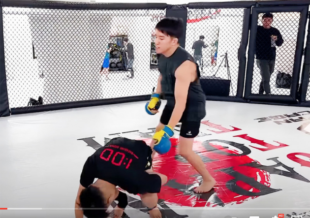 【BreakingDown】朝倉海が“オヤジ狩り”レオをしごく！ダウンしても立ち向かう姿に「度胸が凄い！」視聴者が評価 - eFight【イーファイト】格闘技情報を毎日配信！