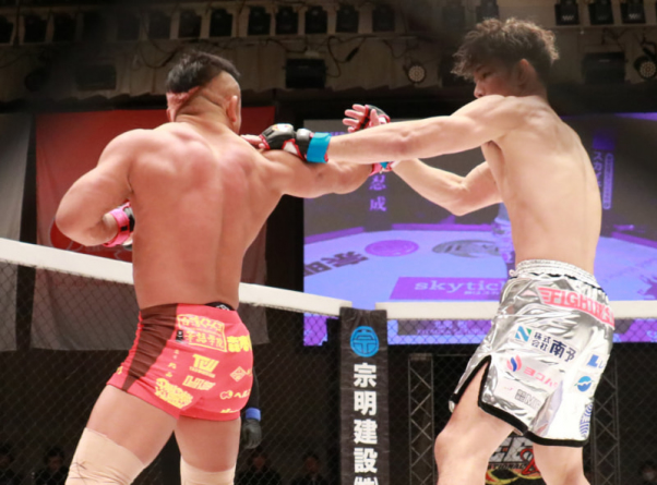 【DEEP】レスリング全日本王者・泉武志、北岡悟を撃破し5連勝、大みそか参戦アピール - eFight【イーファイト】格闘技情報を毎日配信！