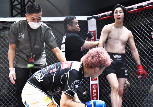 【BreakingDown】溝口勇児COO、超10人ニキ神を圧巻KO！容赦ないヒザ蹴りでダウンの連続 - eFight【イーファイト】格闘技情報を毎日配信！