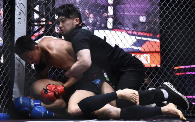 【BreakingDown】メカ君が“パウンド攻撃”で何と反則負け、林拓未は続行不可能に - eFight【イーファイト】格闘技情報を毎日配信！