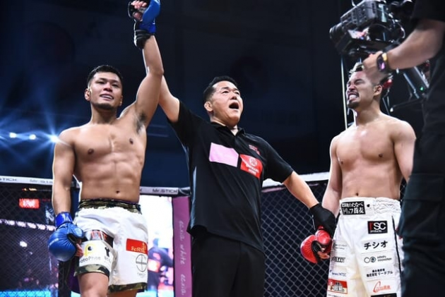 【BreakingDown】RISE戦士SAIGO、ローキック連発で元ボクシング王者・山本隆寛に勝利 - eFight【イーファイト】格闘技情報を毎日配信！