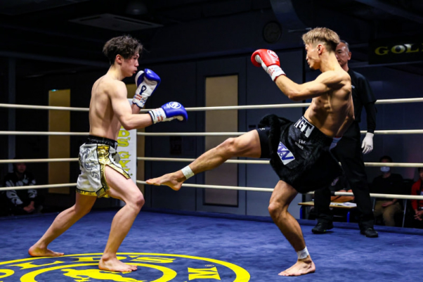 【Stand up】KO勝ちのTAKU、延長戦を制した横山大翔が新人王に輝く - eFight【イーファイト】格闘技情報を毎日配信！