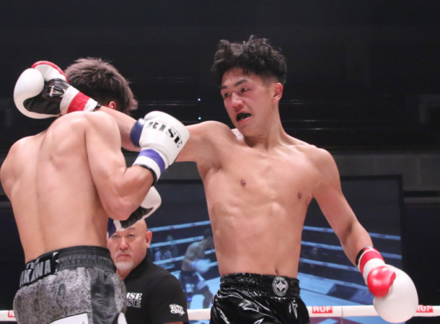 【RISE】山科直史が逆転KO勝利、近藤大晟は失神・担架送りに - eFight【イーファイト】格闘技情報を毎日配信！