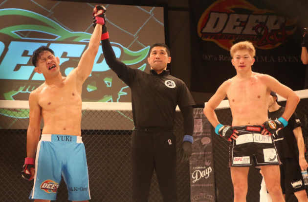 【DEEP】川名 TENCHO 雄生がZST王者・小金翔に判定勝利 - eFight【イーファイト】格闘技情報を毎日配信！