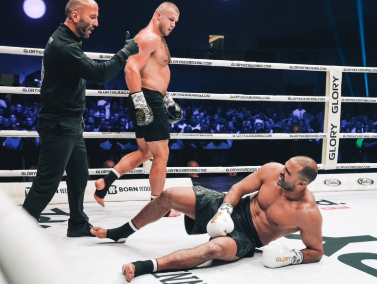 “世界最大級キック団体”GLORY、23年ベストファイト公開！伝説バダ・ハリのKO負け場面も - eFight【イーファイト】格闘技情報を毎日配信！