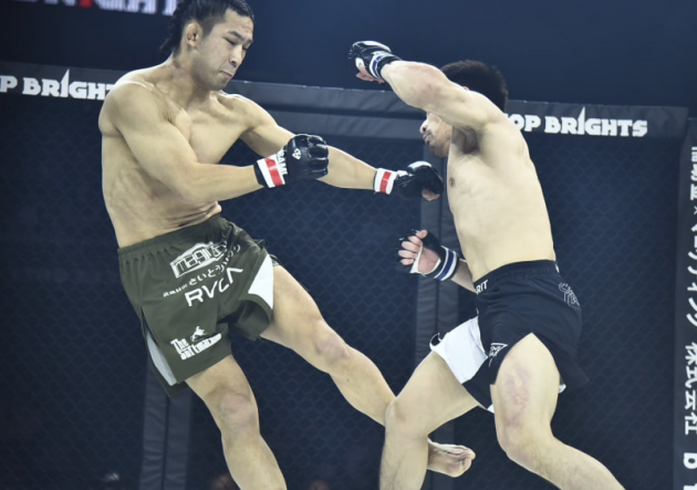 【TOP BRIGHTS】松嶋こよみが無念の初回KO負け、カザフ強豪ダウトベックの強打に轟沈 - eFight【イーファイト】格闘技情報を毎日配信！