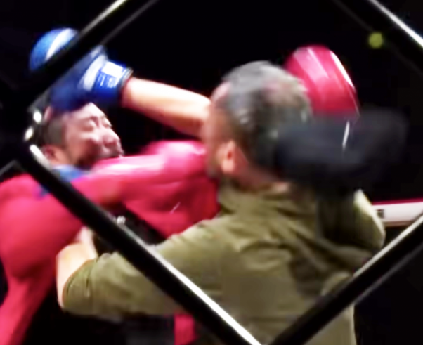 【Breaking Down】「純士久しぶり」バン仲村の偽物が登場、偽瓜田の”被せ物”飛ばし「ハゲてる！」本物瓜田は驚き - eFight【イーファイト】格闘技情報を毎日配信！