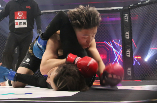 【BreakingDown】“歌舞伎町ホスト”咲人とレオの因縁バトルはノーコンテストに、転倒アクシデントで咲人が失神 - eFight【イーファイト】格闘技情報を毎日配信！