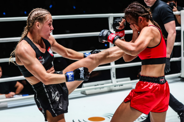【ONE】21歳ポーランド美女戦士、強豪を“ボコボコ”KO！「新しいスターだ」と話題に - eFight【イーファイト】格闘技情報を毎日配信！