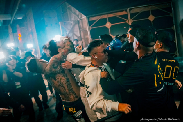 【BD11】2mテコンドー王者・江畑の試合後、舞台裏で負けた刺青男が襲撃！緊迫の映像が話題に - eFight【イーファイト】格闘技情報を毎日配信！