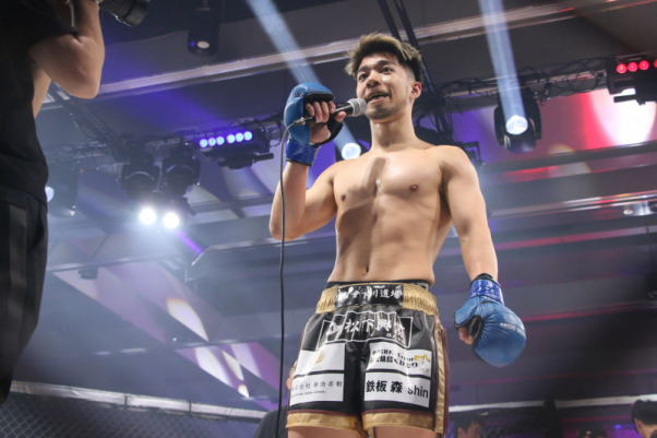 【BreakingDown】“空手家”よしきまる、戦慄の“上段蹴り”で失神KO勝利！“RISE戦士”大威が轟沈 - eFight【イーファイト】格闘技情報を毎日配信！