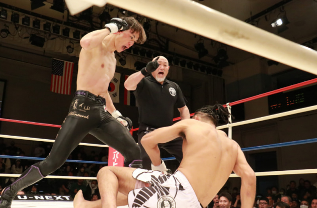 【SB】手塚翔太、豪快パンチ連打で米MMAファイターを初回KO！ - eFight【イーファイト】格闘技情報を毎日配信！