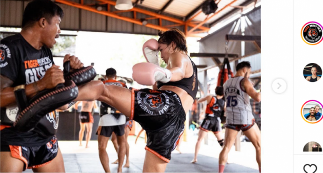 【RIZIN】RENA、タイ修行で“キレキレ”ミット打ち！仲間と“水風呂”で笑顔も - eFight【イーファイト】格闘技情報を毎日配信！