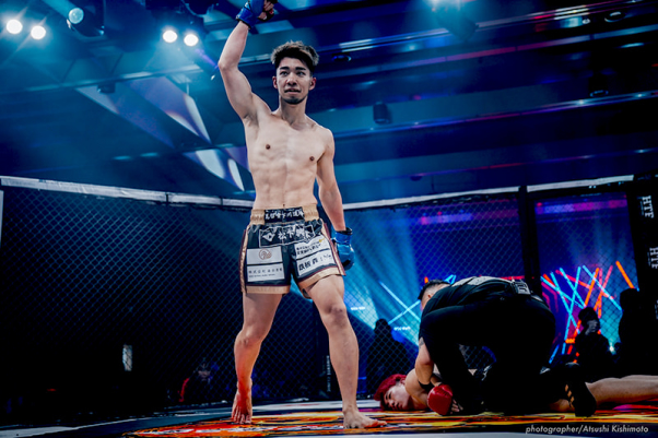 BD史上最も危険なジャンピングハイキックKO！空手家“よしきまる”とは？ - eFight【イーファイト】格闘技情報を毎日配信！