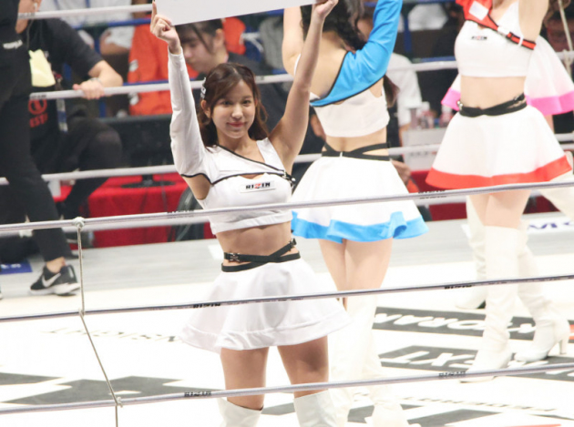 人気RIZINガールCOCO、スッピン＆白ビキニでサウナ汗！挑戦的なフォトブックに海外からも興奮 - eFight【イーファイト】格闘技情報を毎日配信！