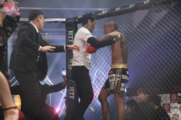 “また逮捕者”瓜田純士、BD出場者の度重なる逮捕報道に苦言！朝倉未来は“出場停止”宣言 - eFight【イーファイト】格闘技情報を毎日配信！