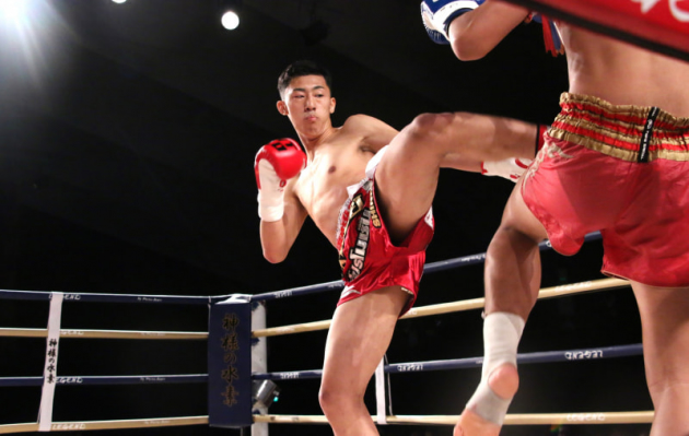 【LEGEND】シンイチが初回KO勝利！左フック一撃でムエタイ強豪ペットウボンを撃破 - eFight【イーファイト】格闘技情報を毎日配信！