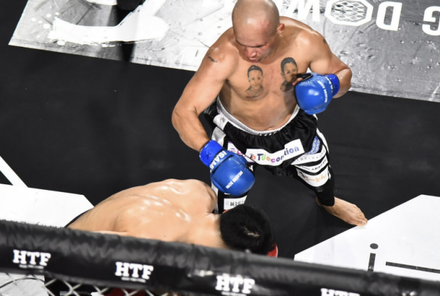 【BD】ボクシング元世界王者ランダエタ、11R死闘の末にKO勝利！虎之介は大の字ダウン＝試合結果 - eFight【イーファイト】格闘技情報を毎日配信！