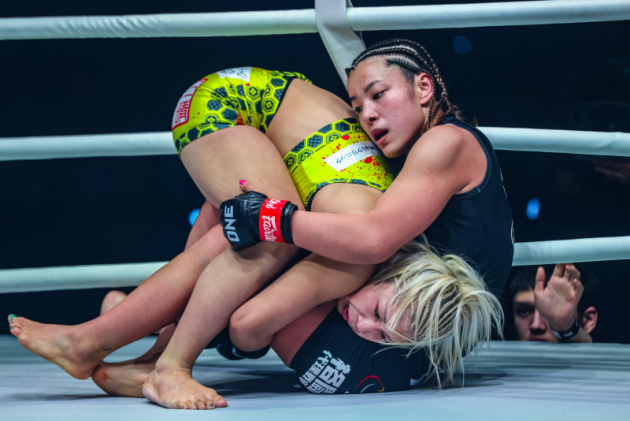 ”マッスル女子”平田樹、未公開の”マッチョ背筋”セクシードレス姿を公開！次戦決定か=ONE - eFight【イーファイト】格闘技情報を毎日配信！