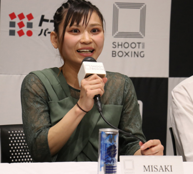 【SB】“ツヨカワ女王”MISAKI、キュートな水着で“バキバキ腹筋”計量パス！ムエタイ強豪を「打撃で圧倒」=4.13 - eFight【イーファイト】格闘技情報を毎日配信！