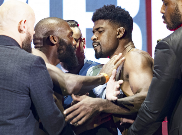 ベラトール・パリ大会で乱闘騒ぎ勃発！前日計量で元GLORY王者に飛びかかる暴挙 - eFight【イーファイト】格闘技情報を毎日配信！