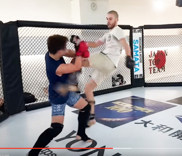 JTTコーチ・エリーの打撃が強すぎる！スパーで見せた華麗な蹴り技に「エグい」の声 - eFight【イーファイト】格闘技情報を毎日配信！